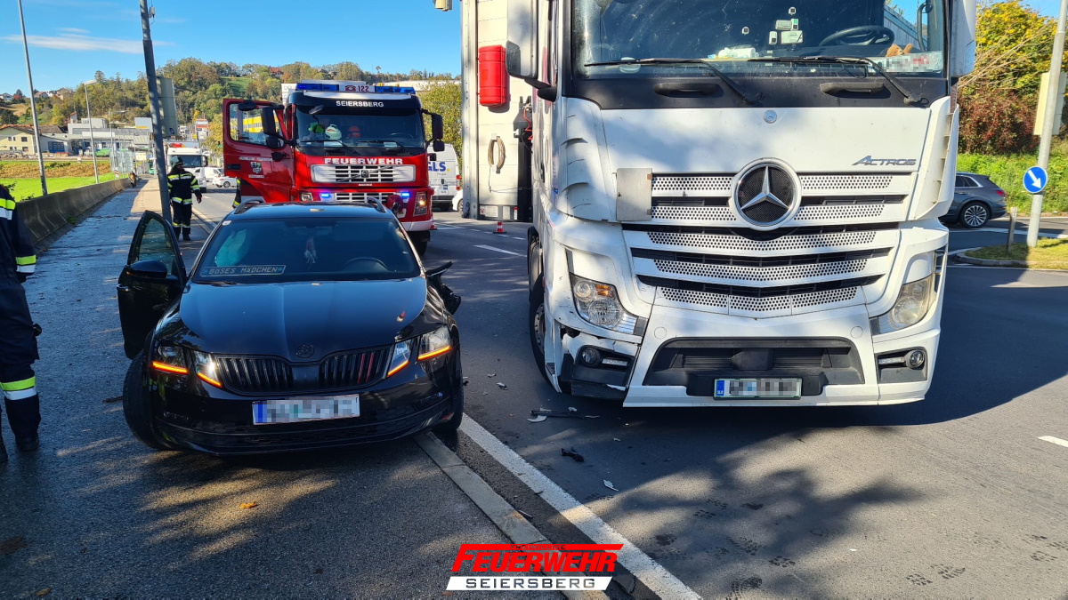 Verkehrsunfall LKW / PKW - Freiwillige Feuerwehr Seiersberg